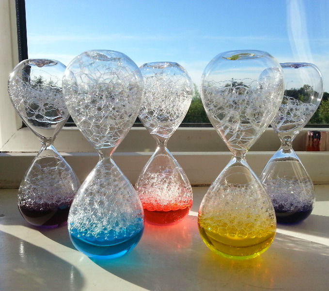 Defy Time and Gravity with the Bubble Hourglass - GetdatGadget