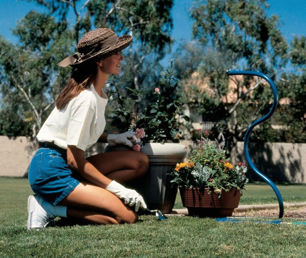 Cobra Flexible Mistand Provides Instant Relief from the Heat - GetdatGadget