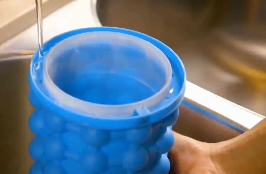 Ice Genie is the Space Saving Way to Make Ice Cubes - GetdatGadget