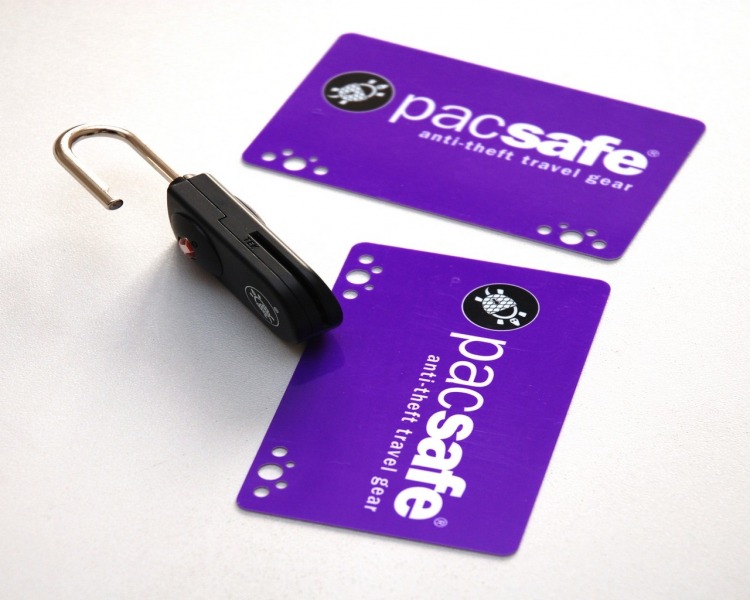 ProSafe Key-Card Lock Requires no Key or Code - GetdatGadget