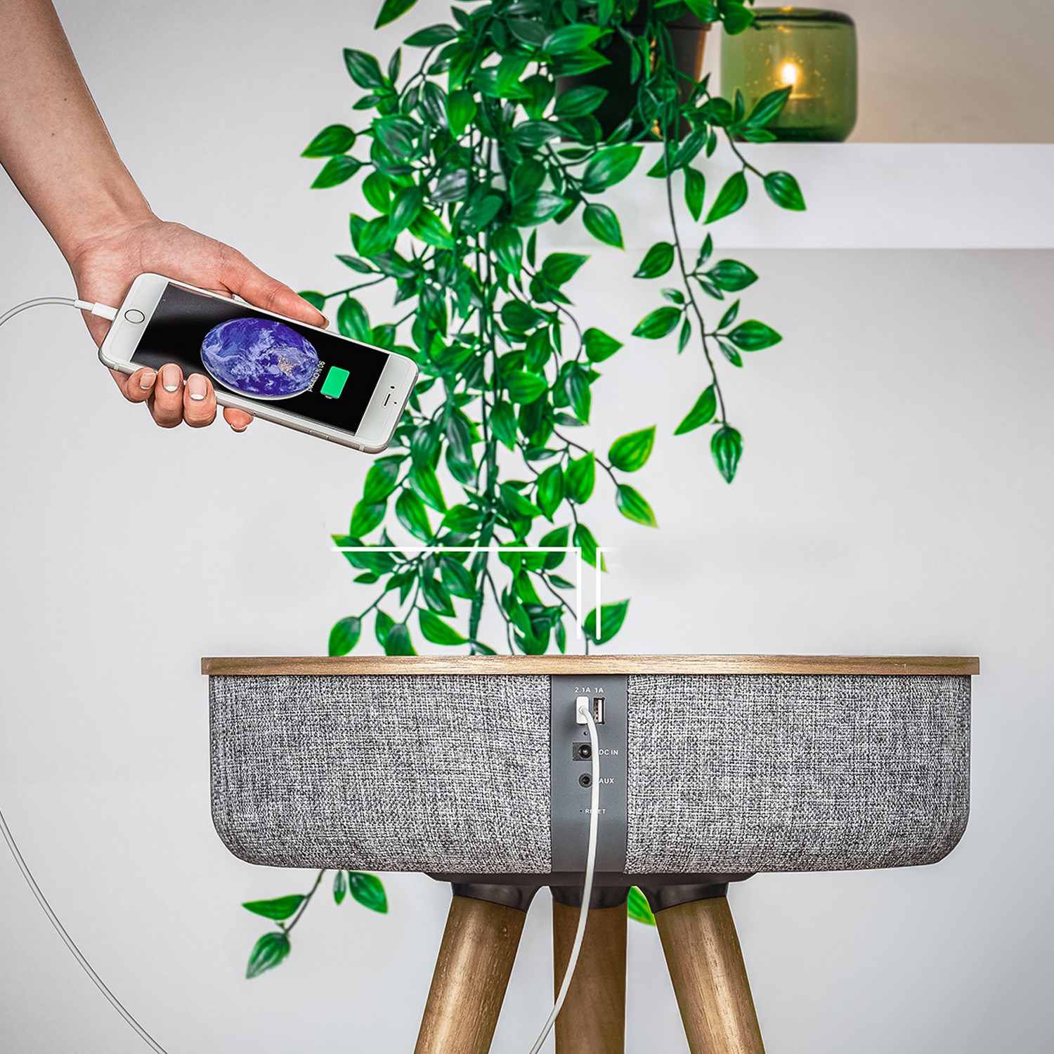 SMH Smart Table Combines Aesthetics with Functionality - GetdatGadget