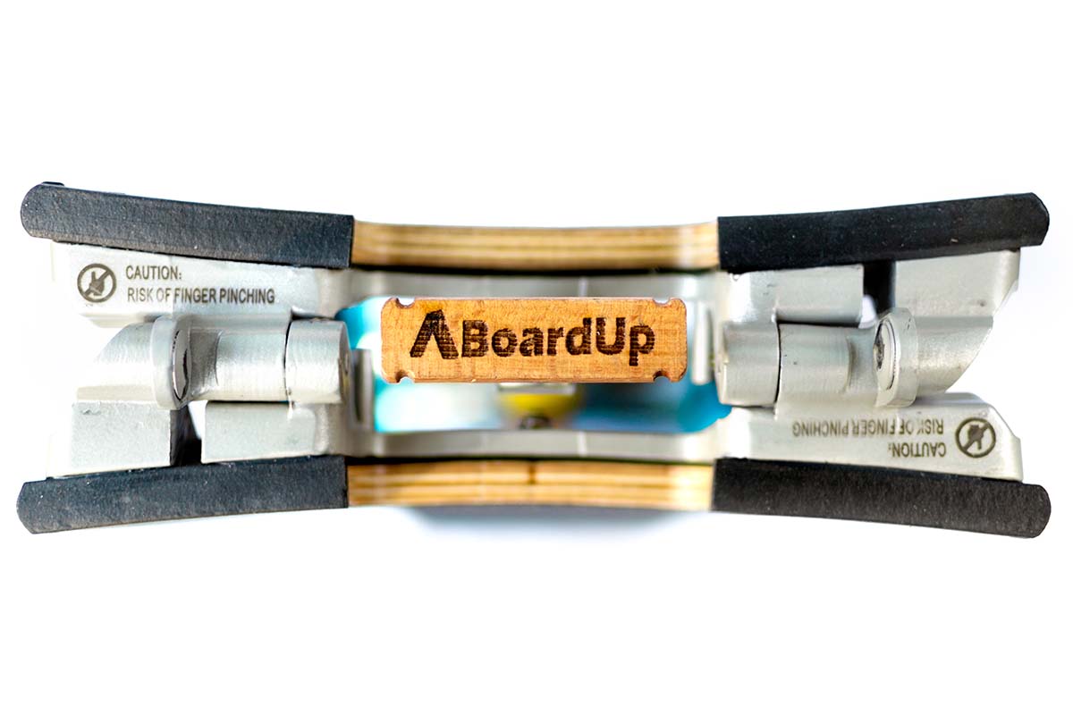 BoardUp Skateboard is Foldable for Portability - GetdatGadget