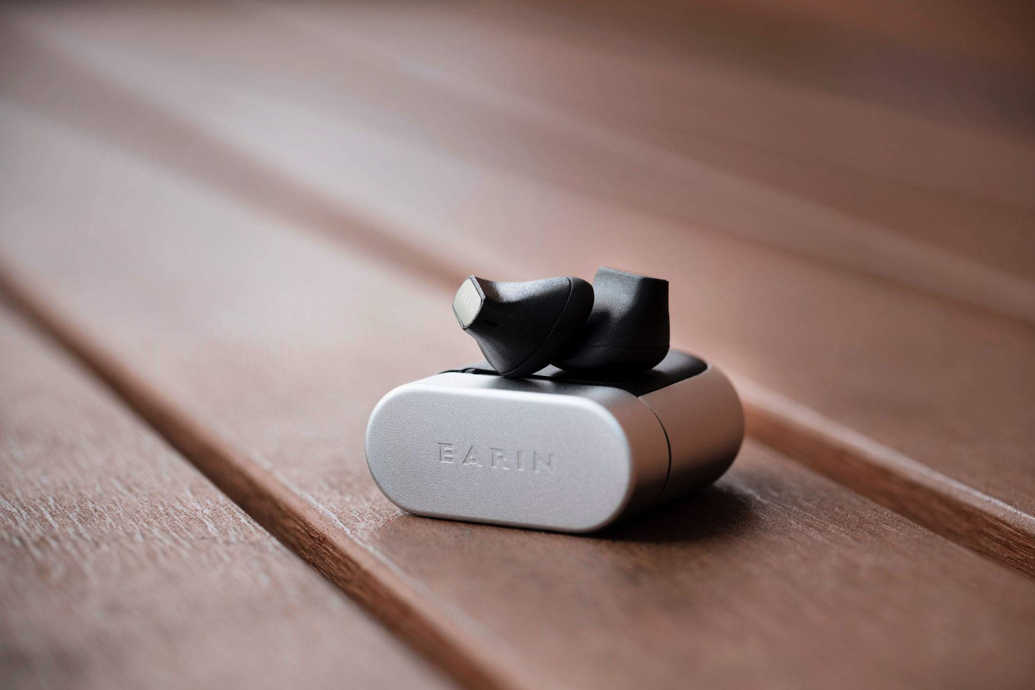 Earin A-3 Earbuds - Good Things Come in small packages - GetdatGadget